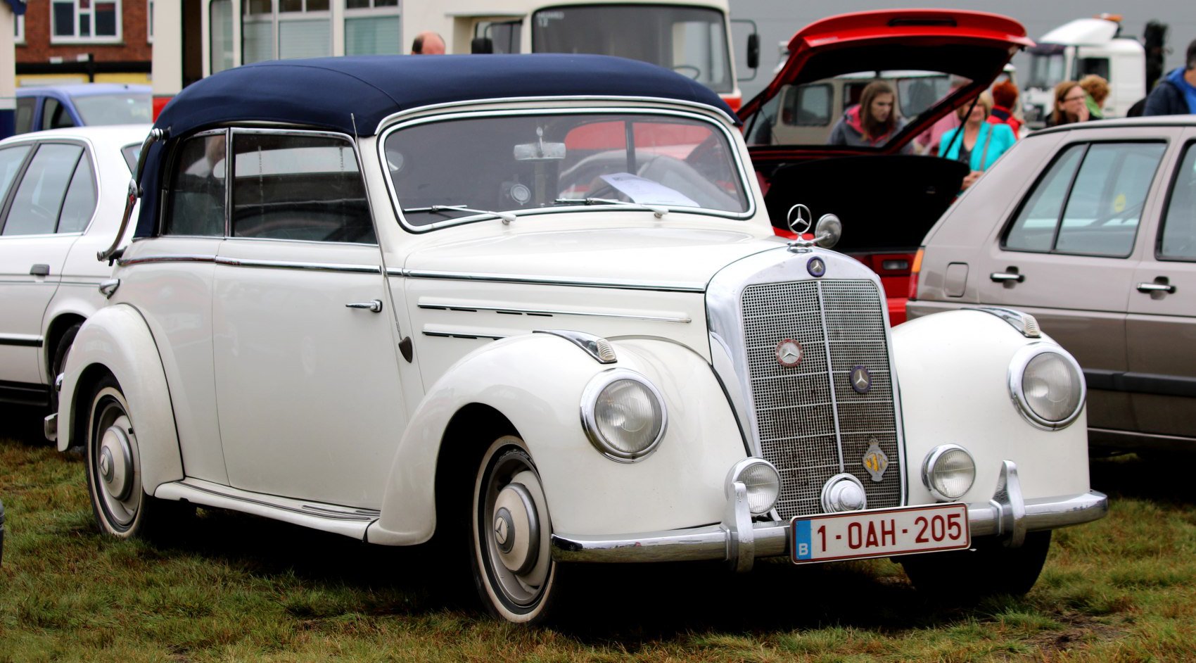 Mercedes-Benz W187 technical specifications and fuel economy